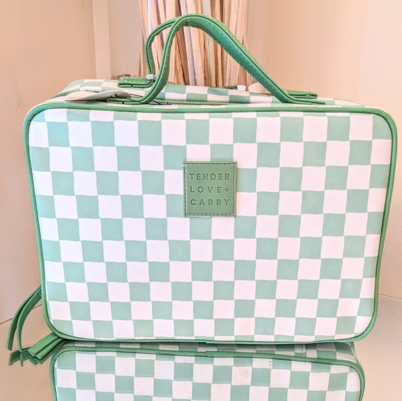 Tender Love + Carry | Bags | Nwt Tender Love Carry Toiletry Weekender ...